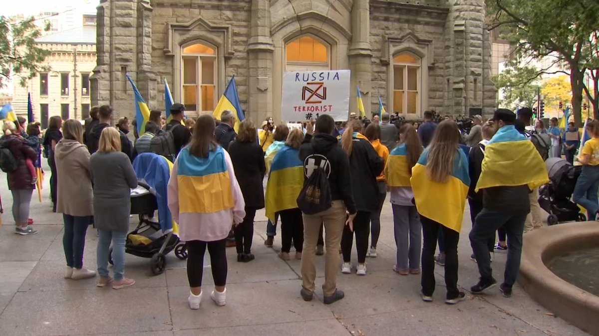 Ukrainian-Americans in Chicago Hold Downtown Rally After New Russian ...