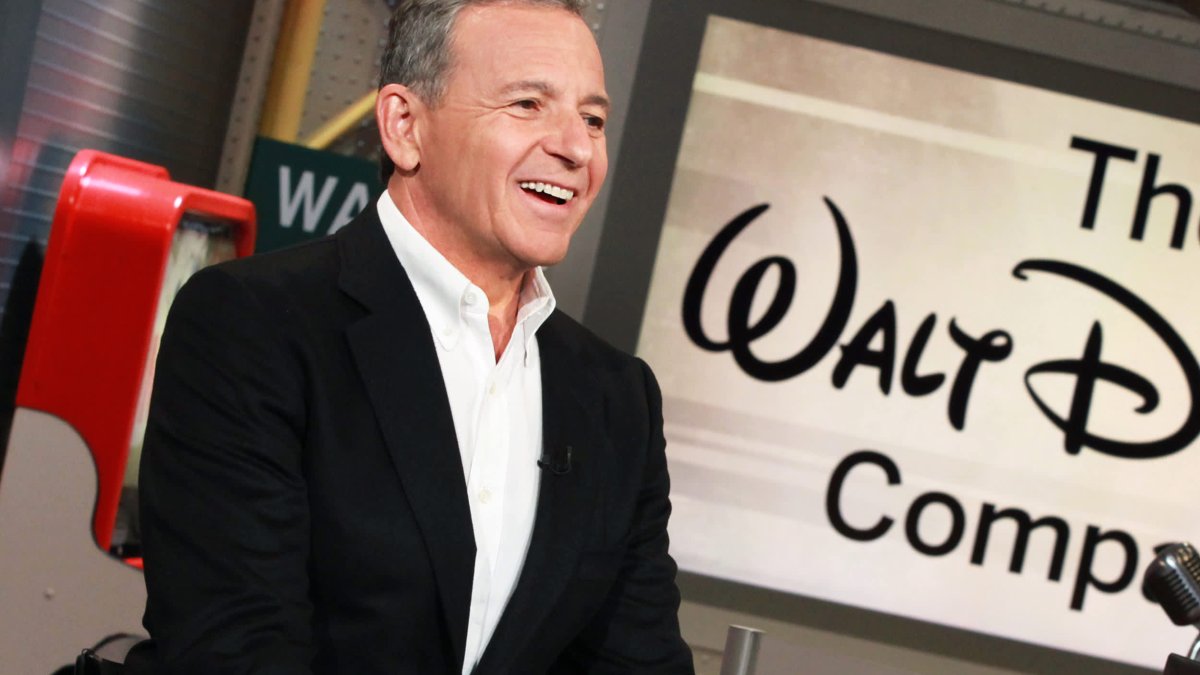 Bob Iger Returns as Disney CEO, Replacing Bob Chapek After a Brief ...