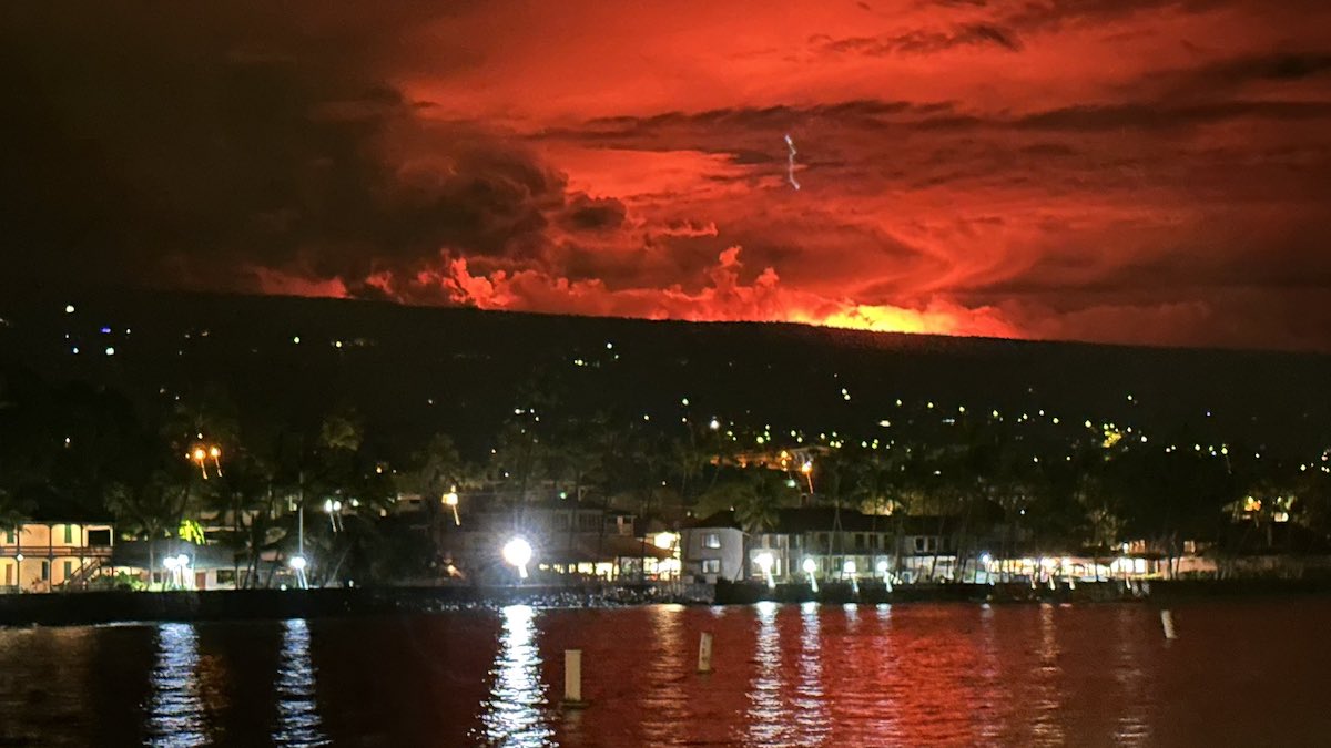 World’s Largest Active Volcano, Mauna Loa, Erupts in Hawaii – NBC Chicago