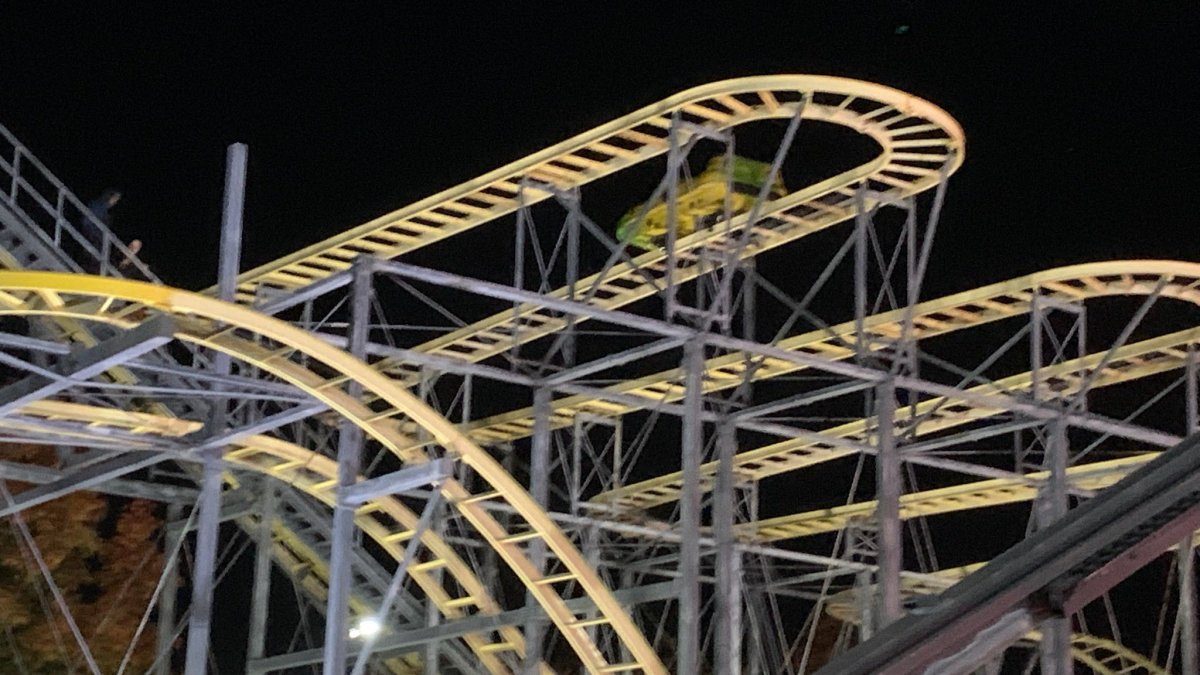 Teens Rescued After Roller Coaster Stalls Mid-ride and Traps Guests 65 ...