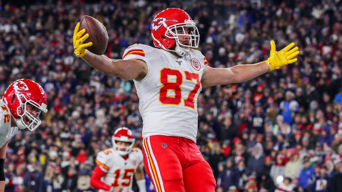 Brothers Jason and Travis Kelce Will Make History When They Face Off at ...