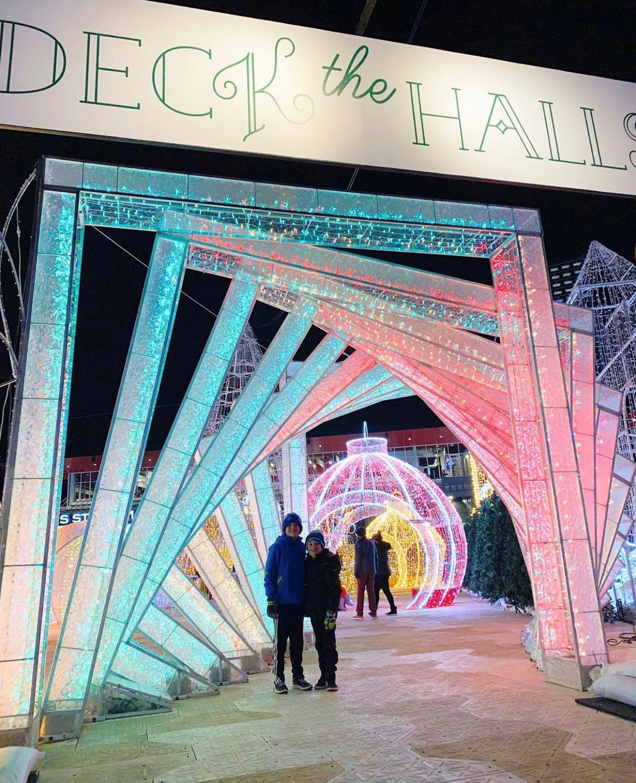 Photos: Amaze Light Festival Rings in the Holiday Season – NBC Chicago