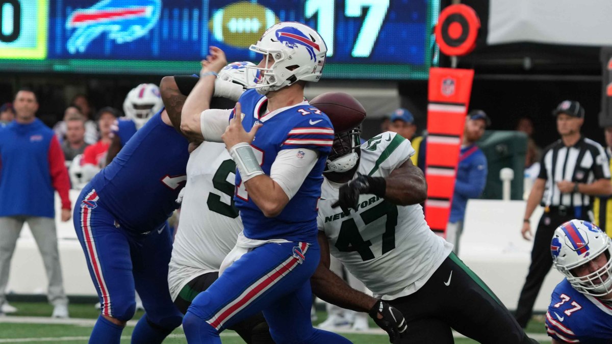 Bills QB Josh Allen Being Evaluated for Potential UCL Injury – NBC Chicago