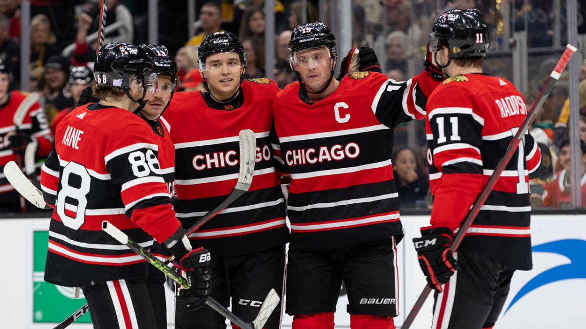 Blackhawks Going Back to 5 Forwards on First Power-Play Unit – NBC Chicago