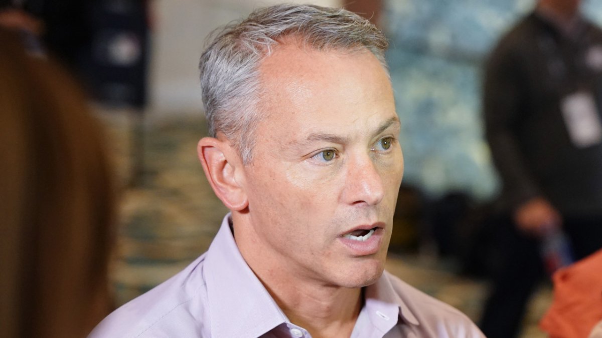 Jed Hoyer Says Cubs Have ‘a Lot of Offers’ Out to Free Agents – NBC Chicago