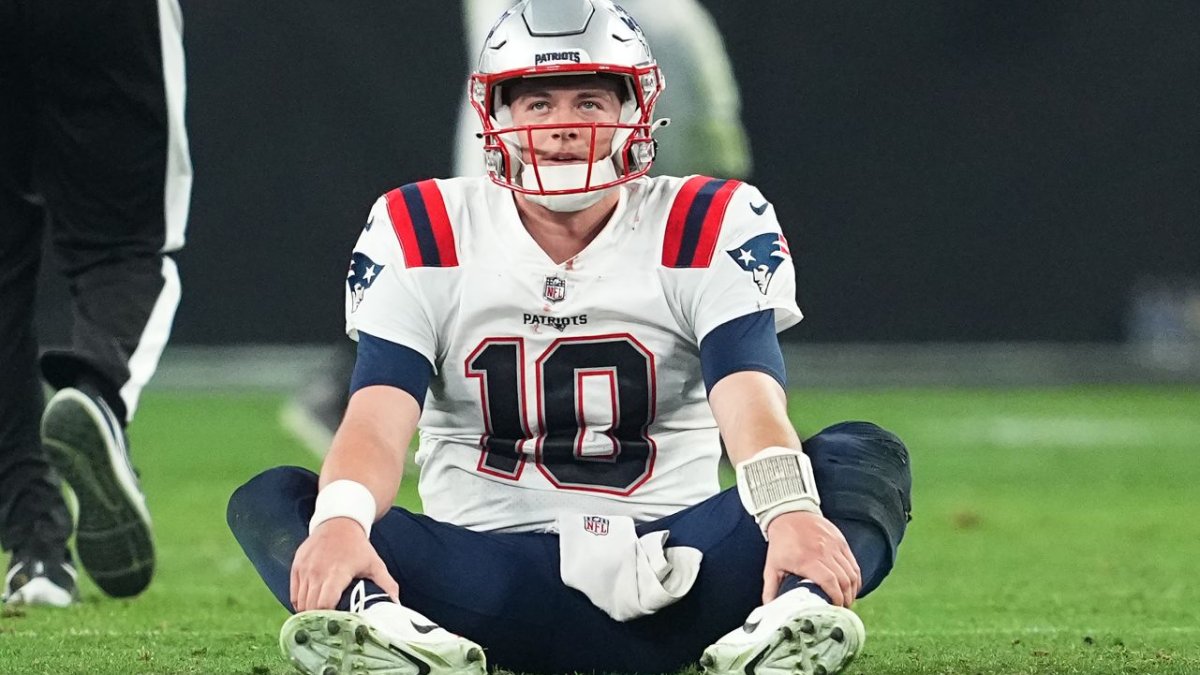 NFL Highlights: Patriots Lose to Raiders With All-Time Blunder on Final ...