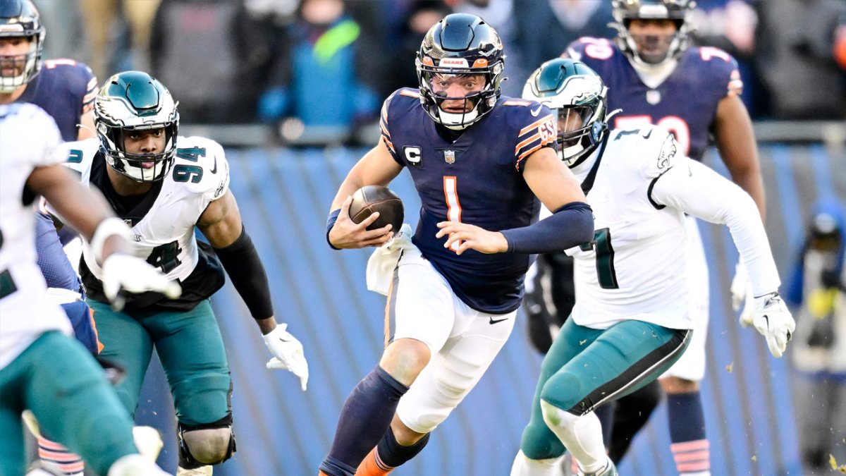 Justin Fields Can Break QB Rushing Record, Bears Recognize Importance ...