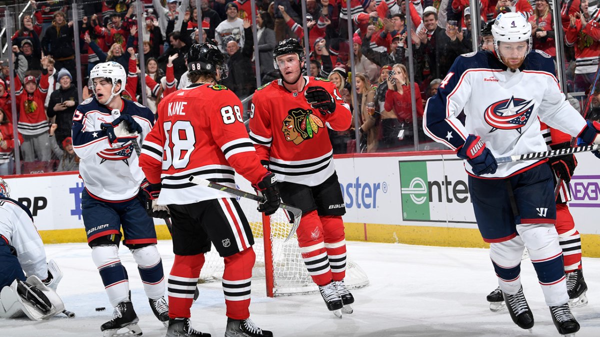 Patrick Kane, Jonathan Toews Put on Show for Blackhawks Fans: ‘It ...