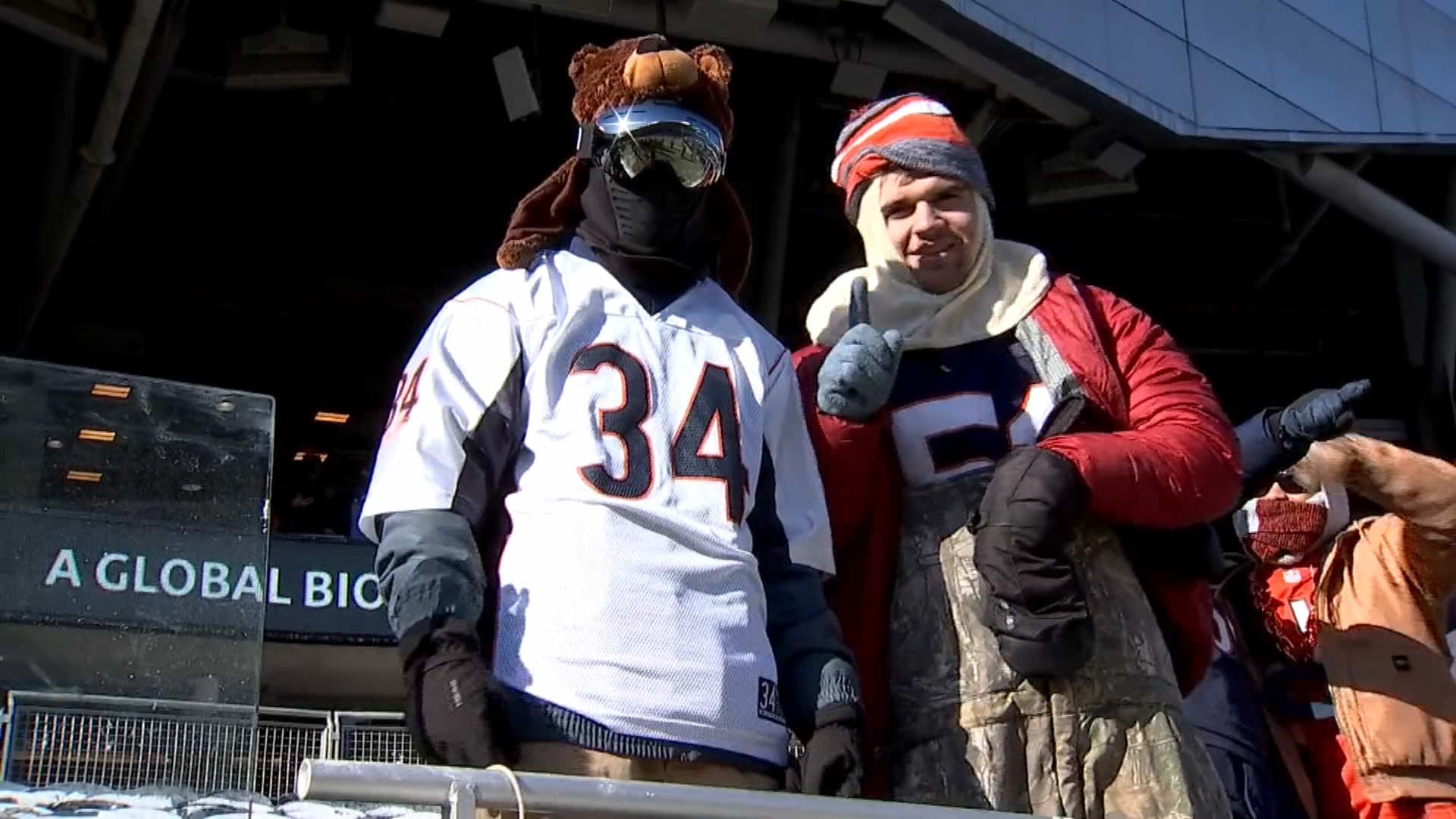 Photos: Chicago Bears Fans Brave Frigid Temperatures at Soldier Field ...