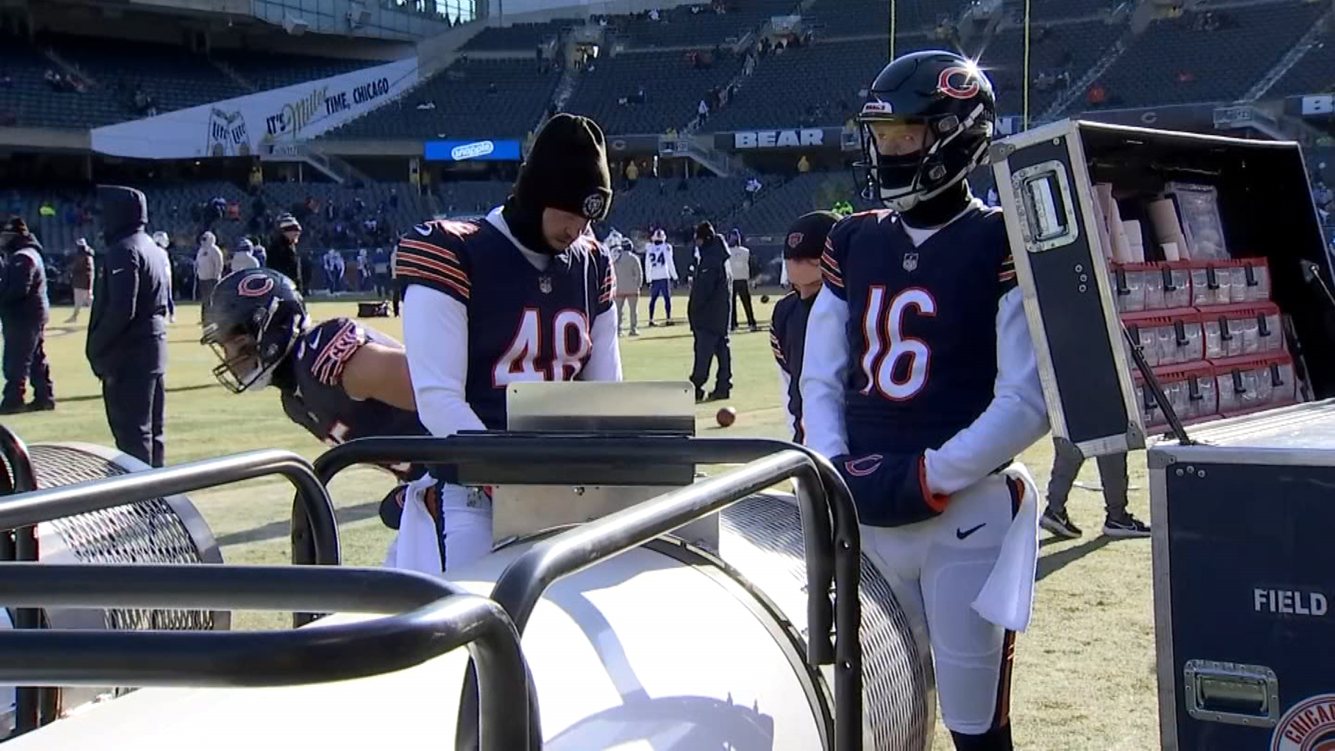 Photos: Chicago Bears Fans Brave Frigid Temperatures at Soldier Field ...