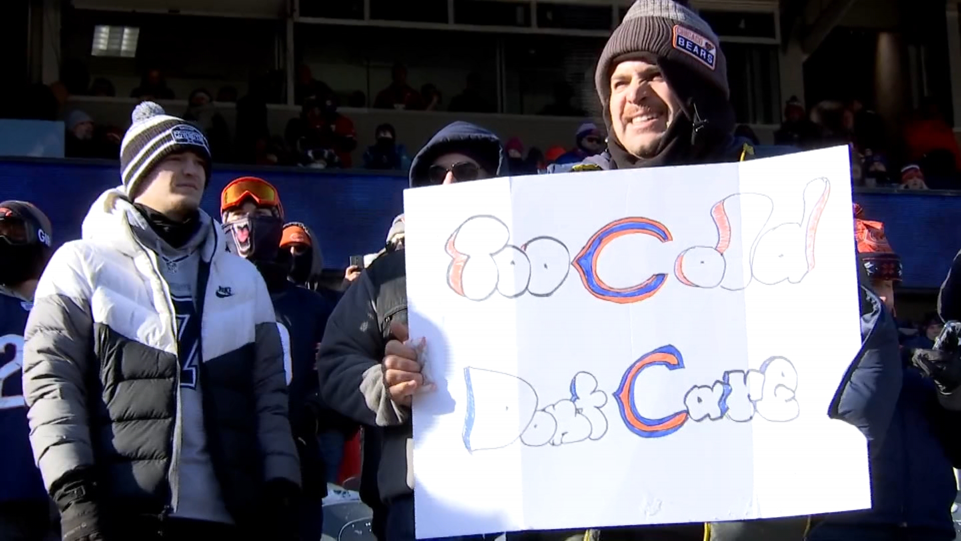 Photos: Chicago Bears Fans Brave Frigid Temperatures at Soldier Field ...