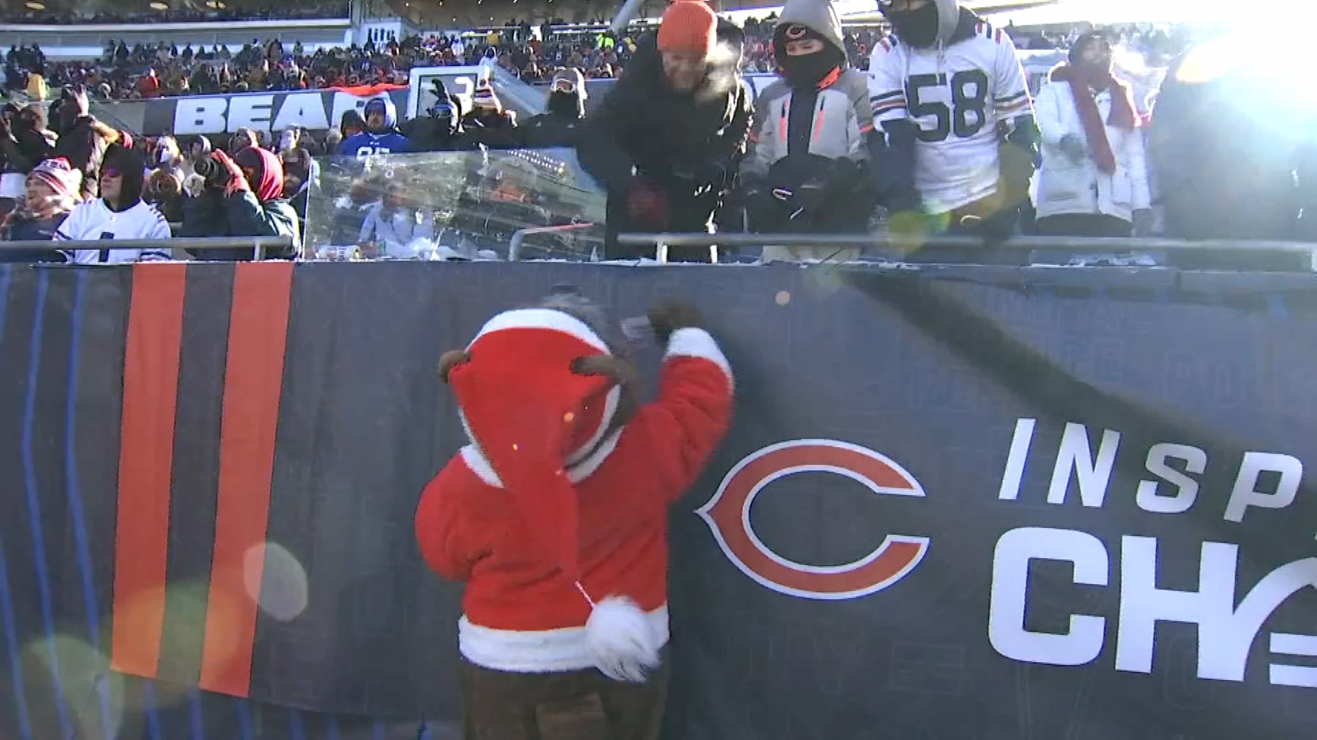 Photos: Chicago Bears Fans Brave Frigid Temperatures at Soldier Field ...
