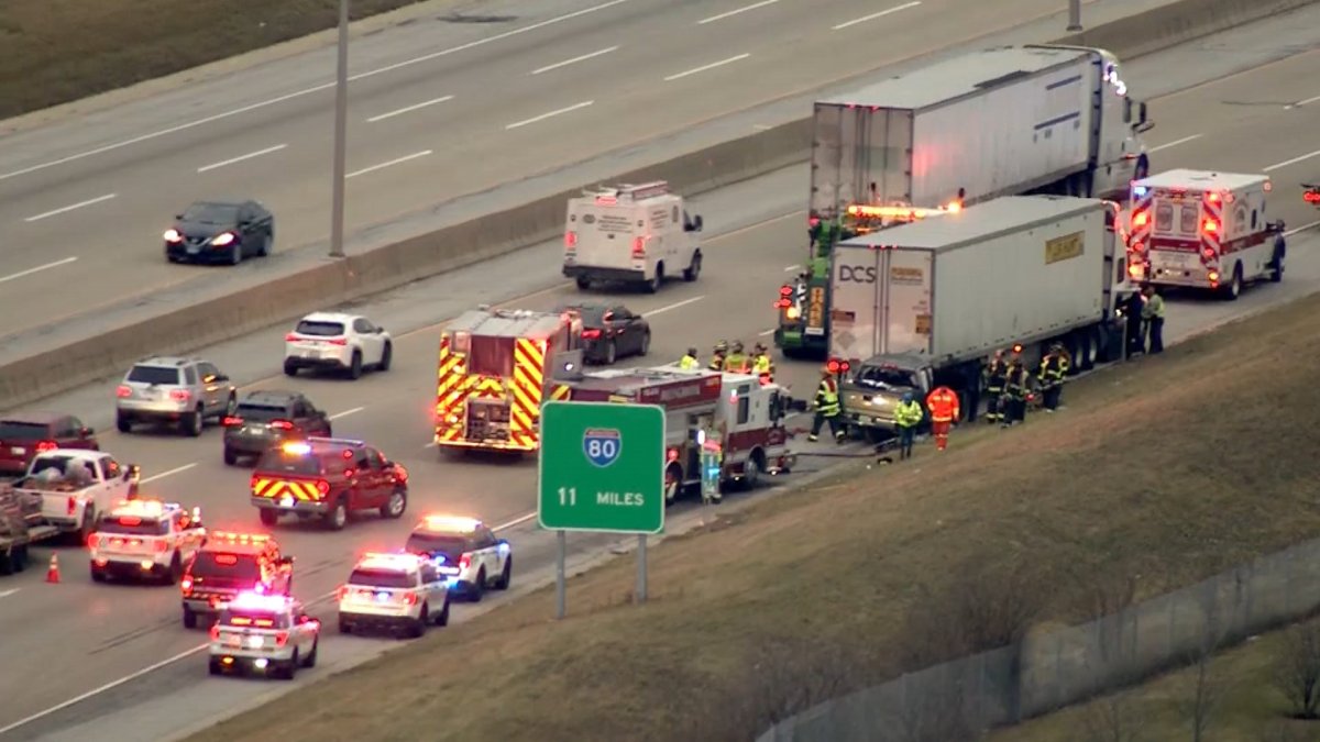 Multi-Vehicle Accident Snarls Traffic on Veterans’ Memorial Tollway – NBC Chicago