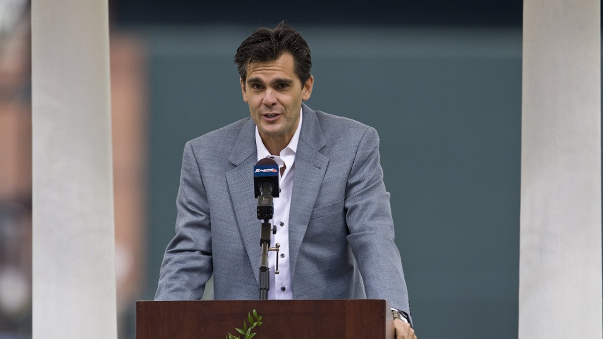 Chip Caray Follows Grandpa’s Footsteps as Voice of Cardinals – NBC Chicago