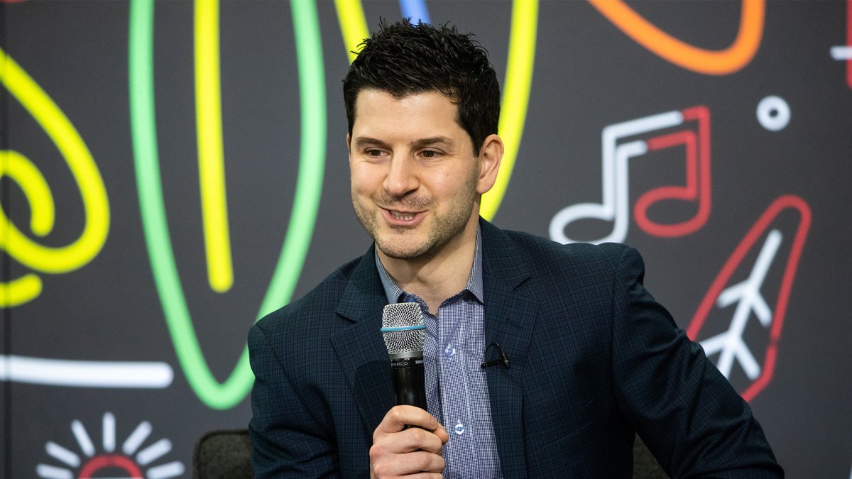 Podcast: Blackhawks GM Kyle Davidson Joins the Pregame Show for ...