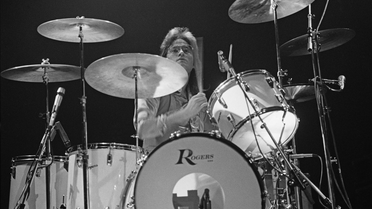 ‘Takin’ Care of Business’ Drummer Robbie Bachman Dies at 69 – NBC Chicago