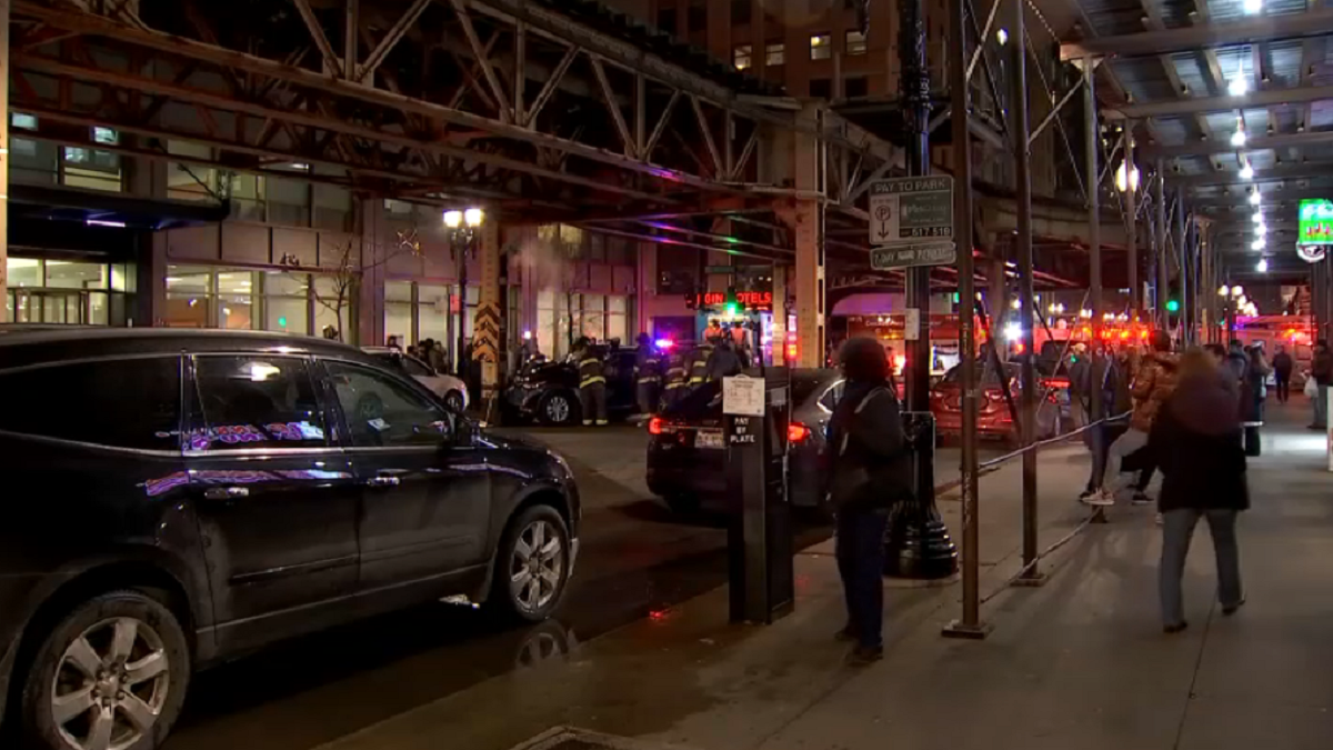 Suspect Dies After Car Slams Into Pole Following Attempted Carjacking ...