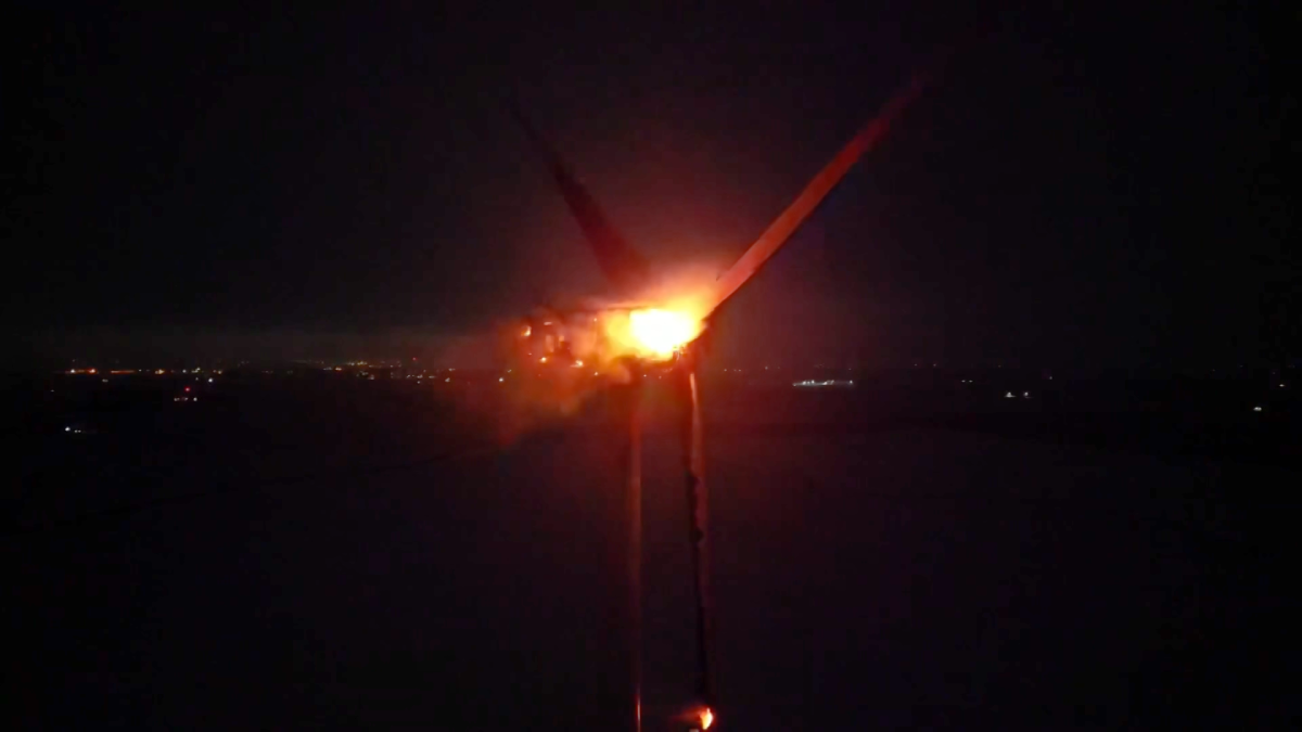Turbine on Fire: Video Shows Wind Turbine in Northern Lasalle County ...