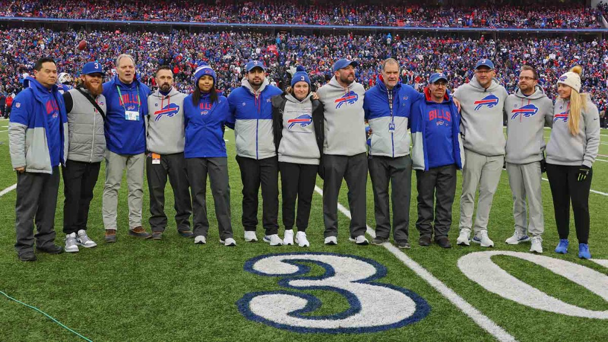 Buffalo Bills Honor Team’s Medical Staff That Saved Damar Hamlin’s Life ...