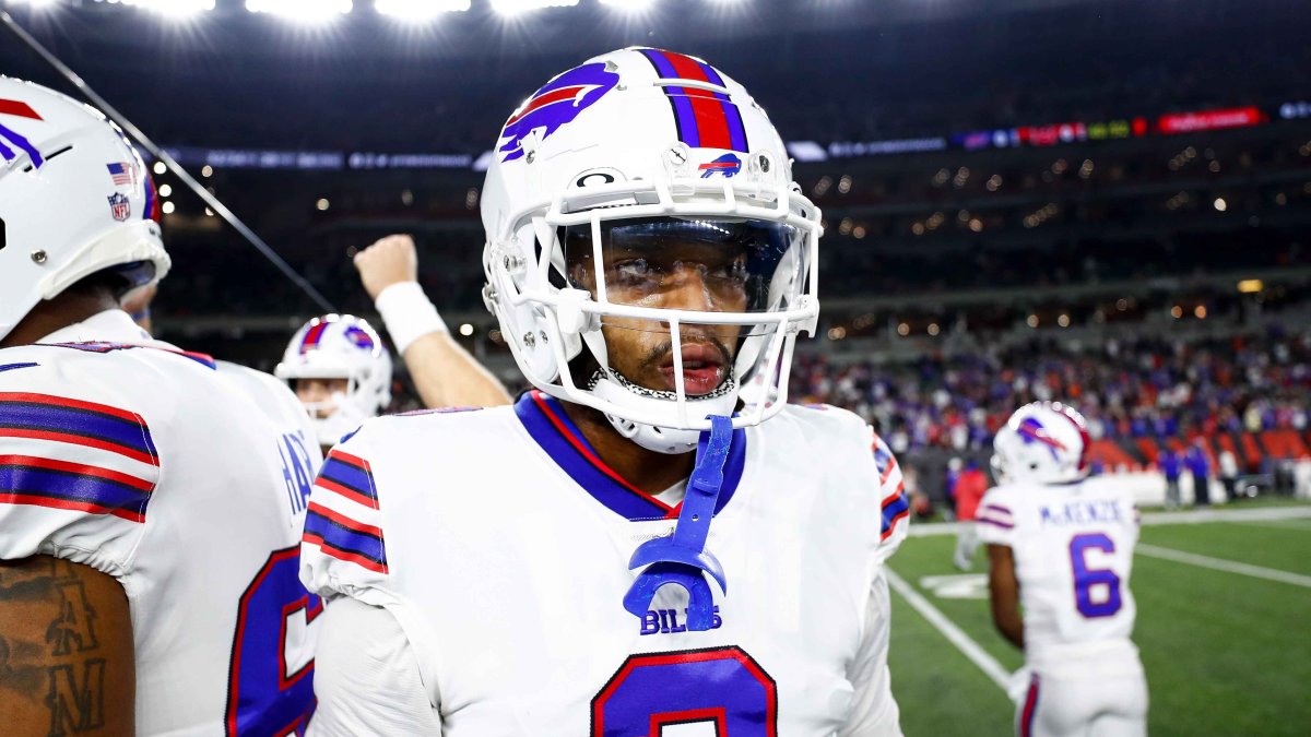 Damar Hamlin in Attendance for Bills’ Divisional Round Game Vs. Bengals ...