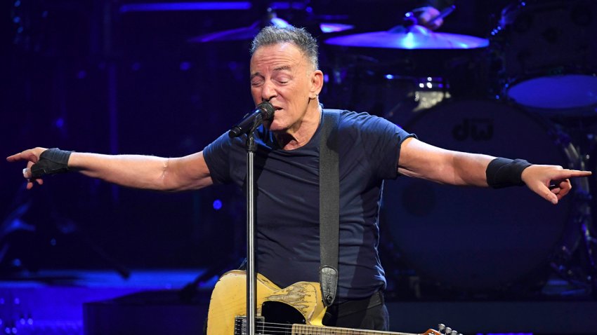 Tickets for Bruce Springsteen’s Wrigley Field Concert Go on Sale Friday ...