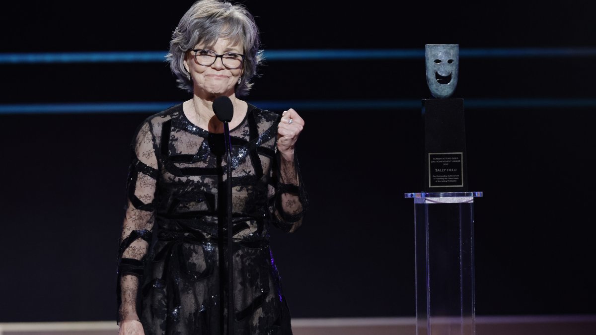 We Need More School Drama Programs After Sally Field’s SAG Awards Win ...