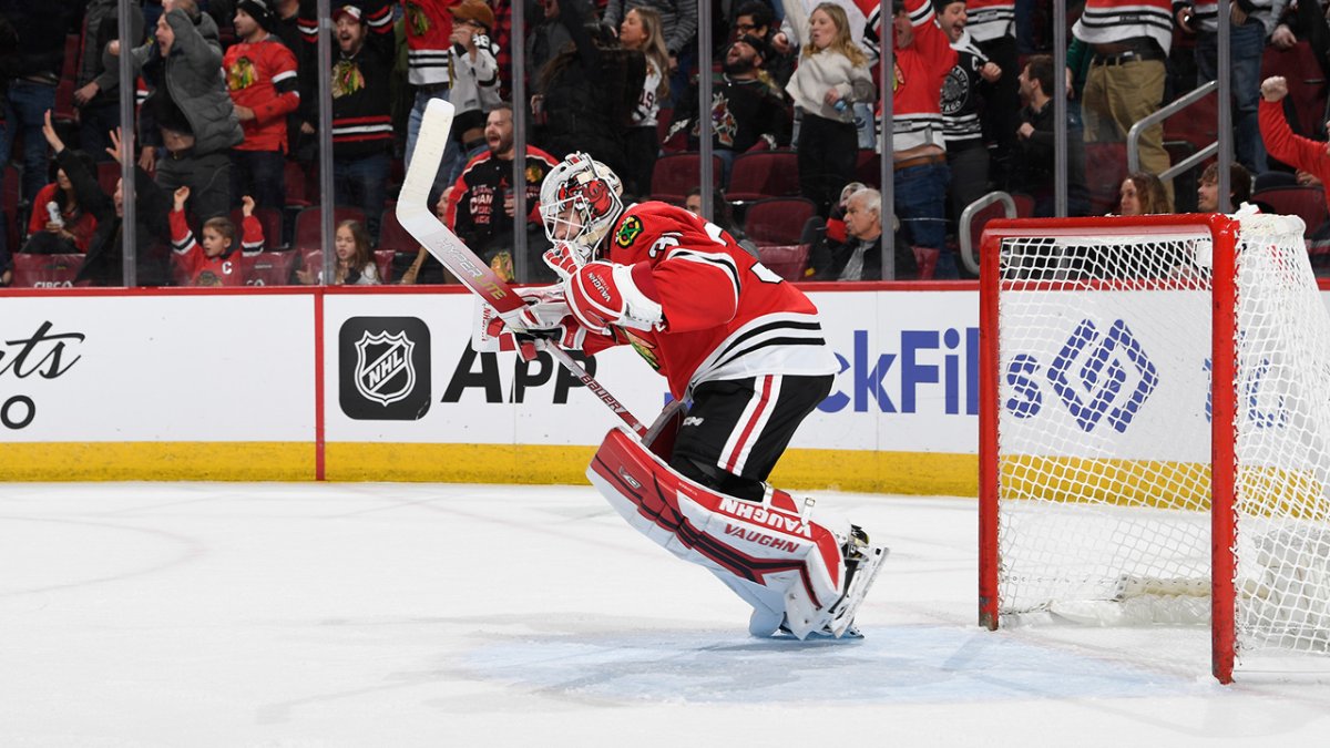 Jaxson Stauber Becomes First Blackhawks Goalie to Start NHL Career 3-0 ...