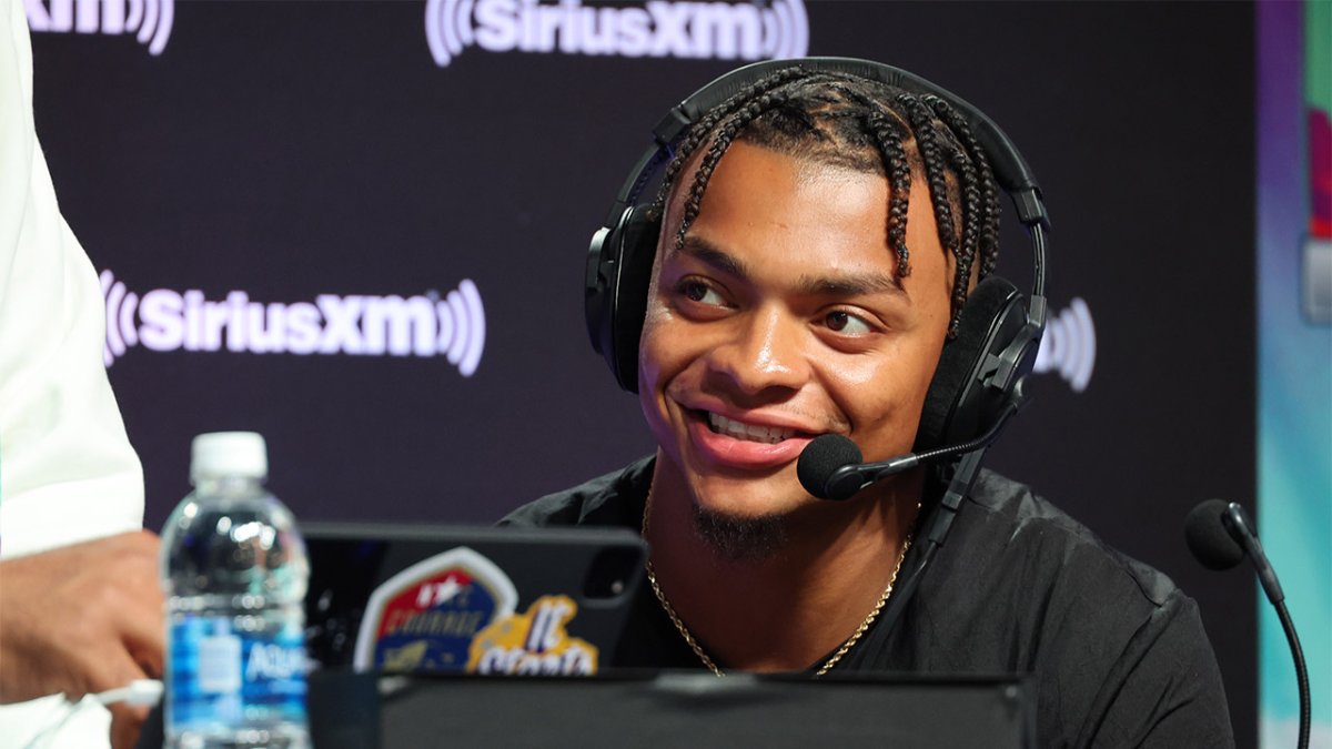 Fields Details What a Successful Offseason for the Bears Entails – NBC ...