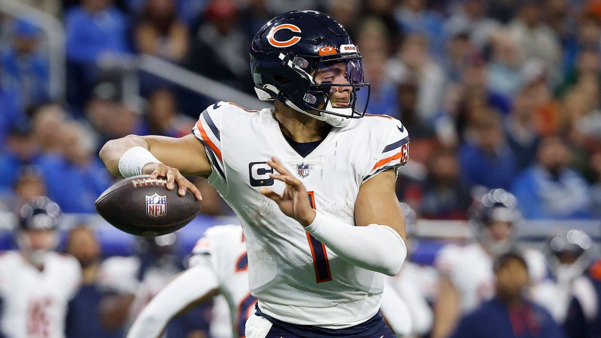 Chris Simms Takes Strong Stance on Trading Justin Fields Away – NBC Chicago