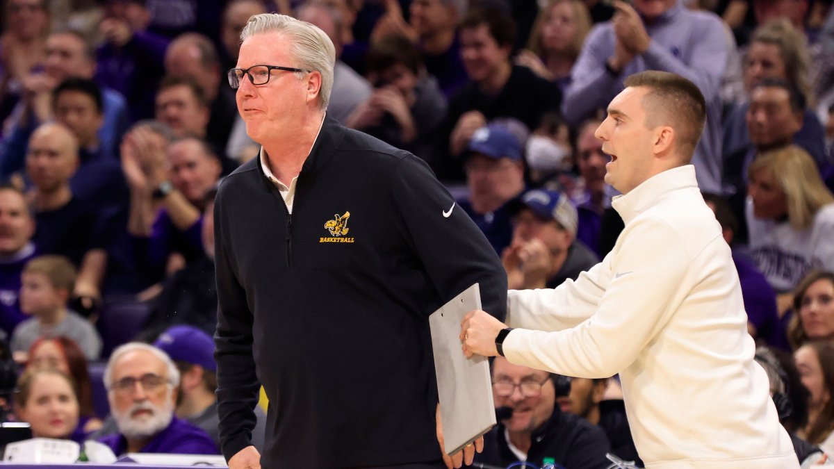 Fran McCaffery Stares Down Referee, Sparks Epic Iowa Comeback – NBC Chicago