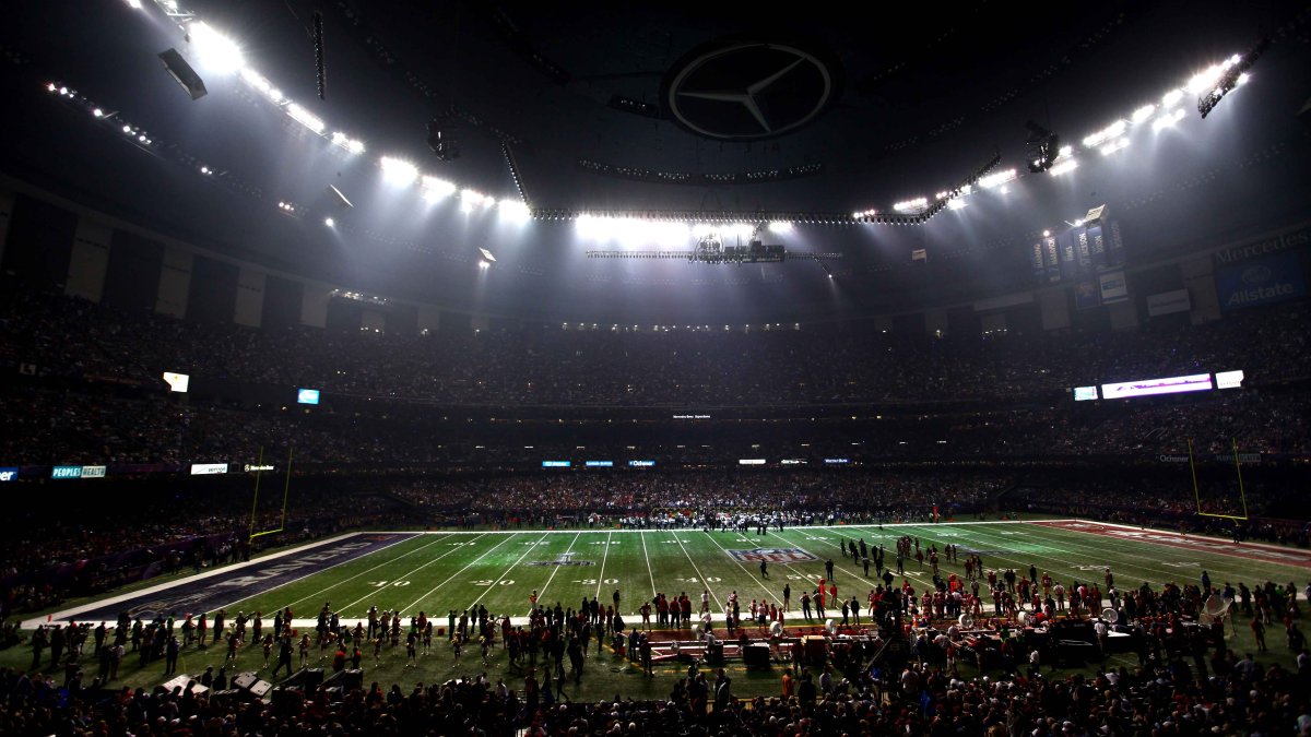 Top Off-The-Field Moments in Super Bowl History – NBC Chicago