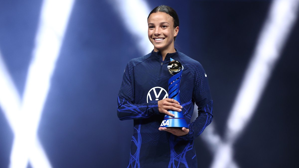 USWNT’s Mallory Swanson Wins MVP of SheBelieves Cup – NBC Chicago