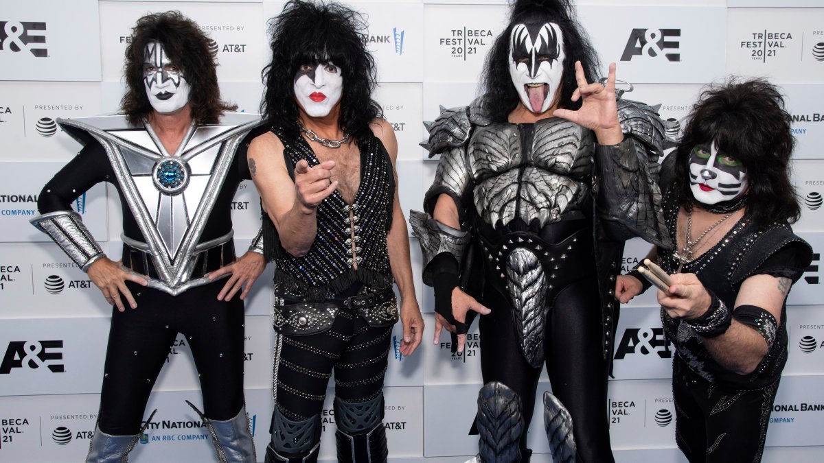 Kiss sells catalog, brand name and IP to Pophouse Entertainment Group ...
