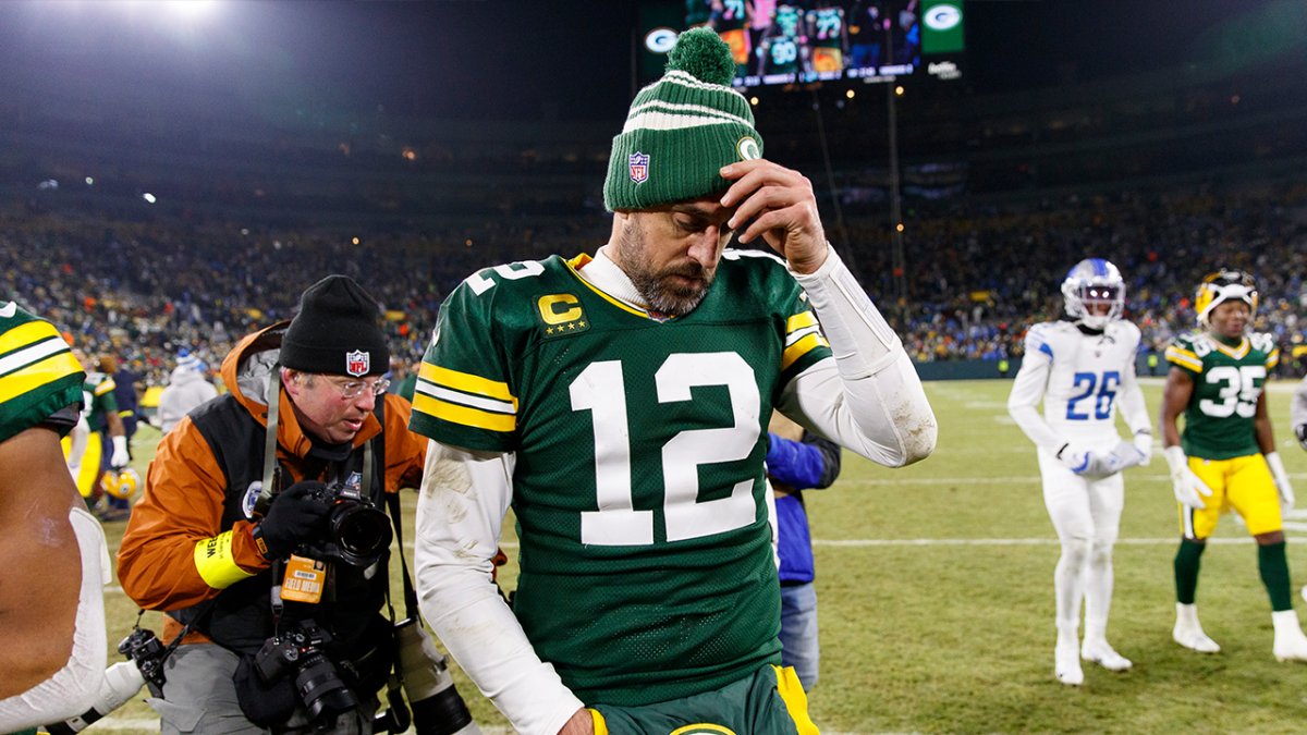 Aaron Rodgers Says Packers Are Holding Up a Trade to Jets – NBC Chicago