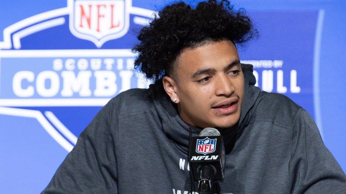 Elite WRs Excited to Help ‘Dynamic’ Justin Fields If Bears Call in ...