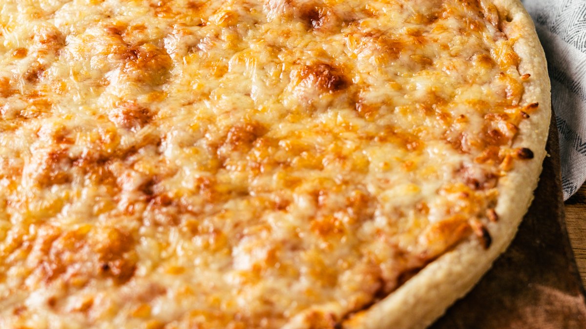 Home Run Inn Brings Back ‘Nothing But Crust’ Offering for Pizza Fans ...