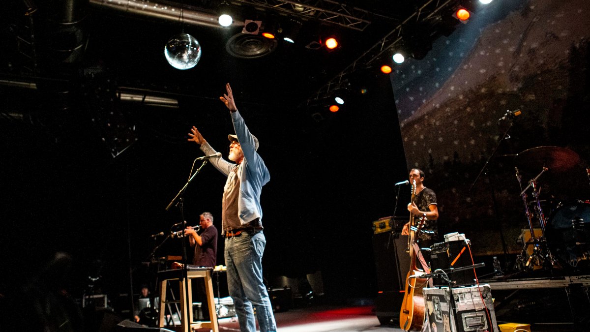 Cake Coming to Chicago for Performance at the Salt Shed, Venue ...