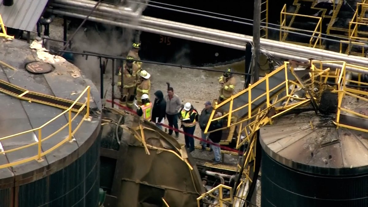 1 Dead, 1 Injured in Explosion and Fire at Illinois Petroleum Plant ...