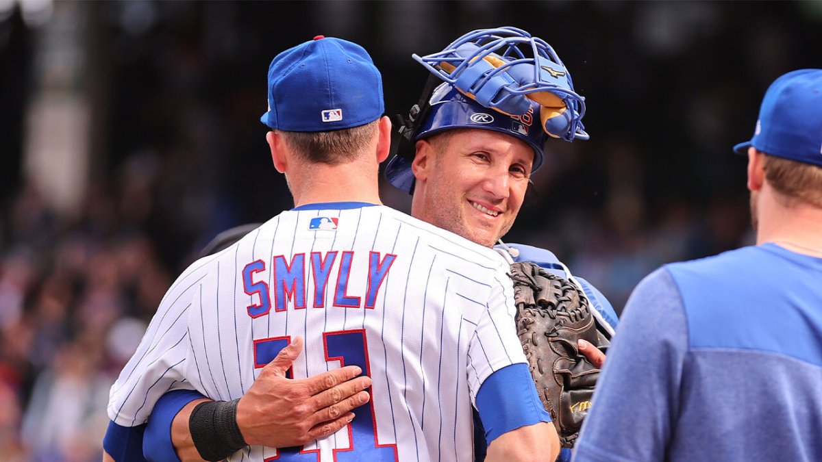 Cubs’ Yan Gomes Wears Northwestern Football Helmet Postgame – NBC Chicago