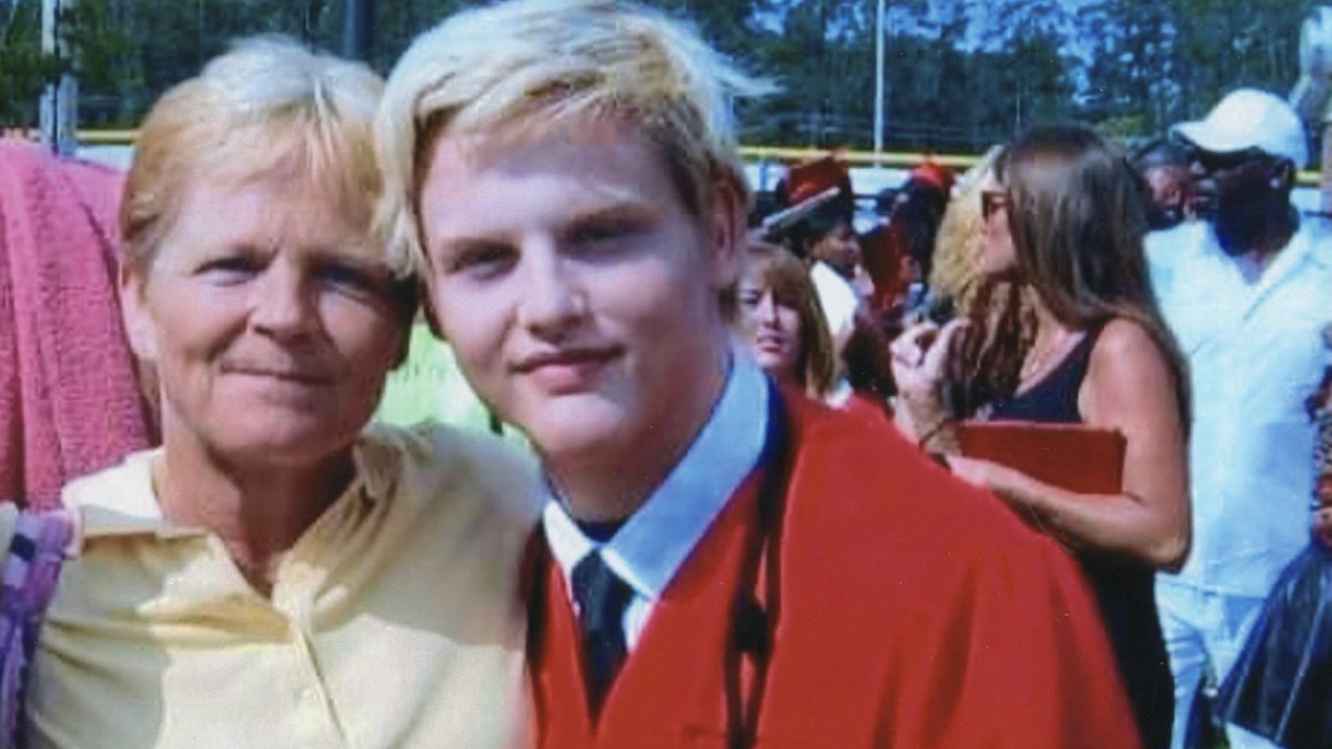 After Renewed Interest From Alex Murdaugh Trial, Body of Teen Exhumed ...