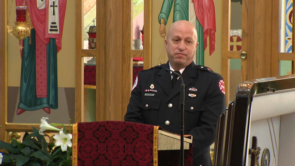 Lt. Richard Florczak Delivers Heartfelt Eulogy For Fallen Firefighter ...