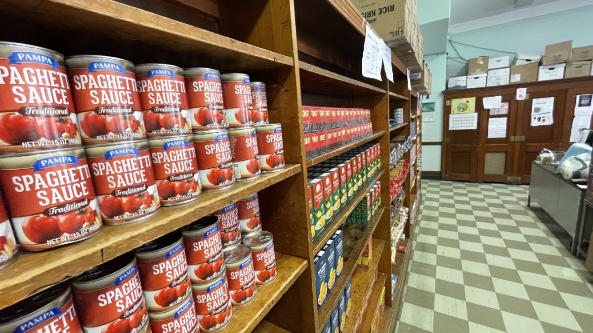 Suburban food pantry works to combat language barrier for those in need ...