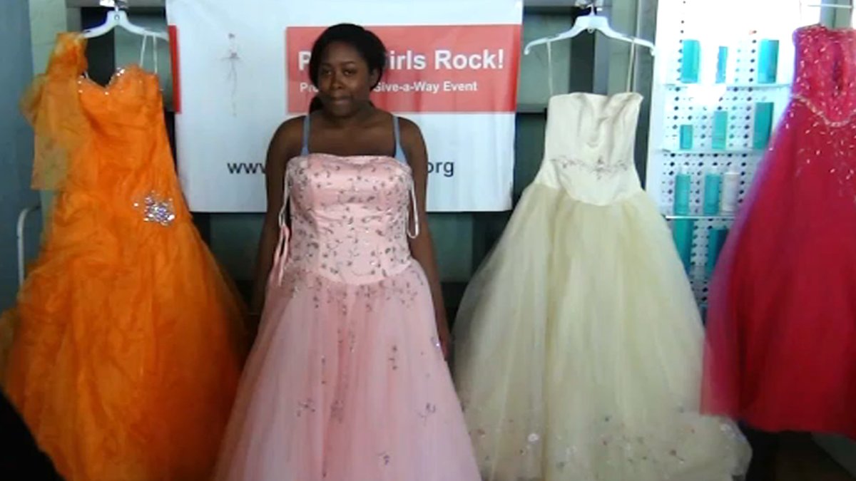 Nonprofit Group Helps Young Women Find Prom Dresses for Free – NBC Chicago