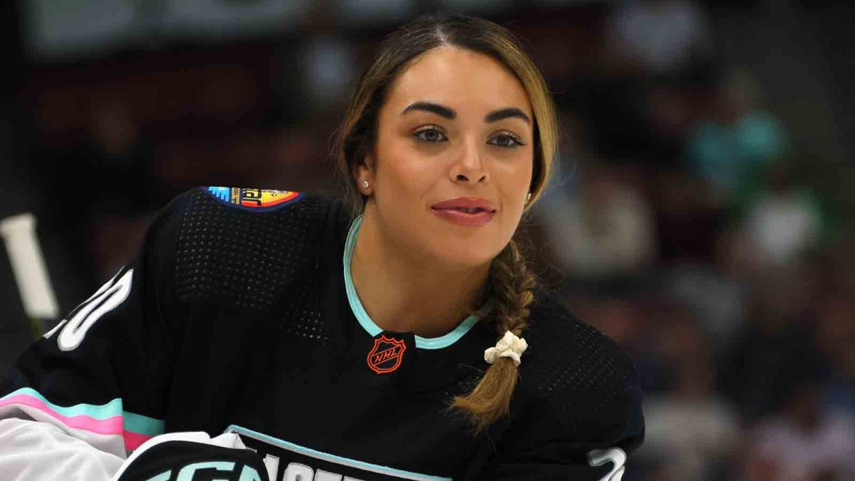 Sarah Nurse Continues To Break Boundaries In Womens Hockey Nbc Chicago