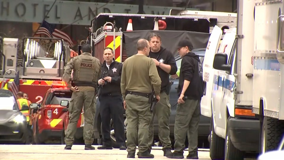 SWAT Team Responds to Domestic Incident at Chicago’s Trump Tower – NBC ...