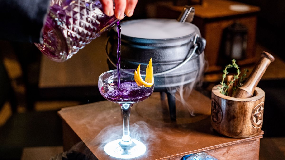 Wizard-Themed Bar, Complete With Potion-Making Classes, Coming to ...