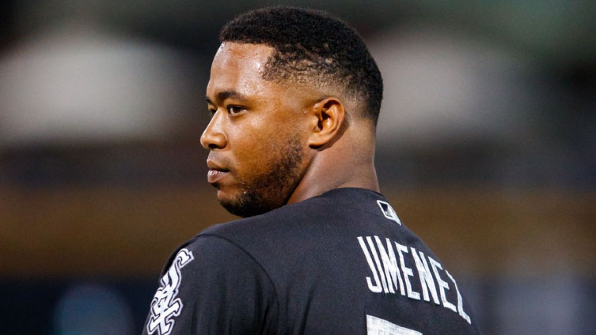 Eloy Jiménez leaves White Sox game with injury – NBC Chicago
