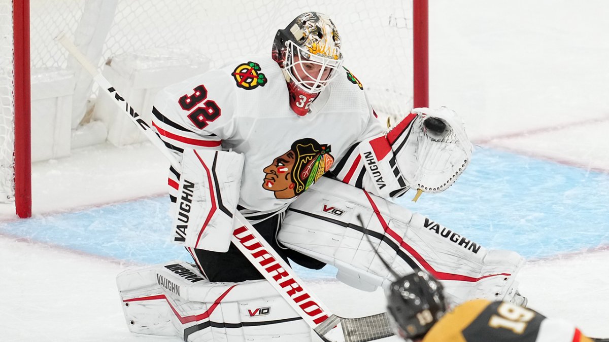 Blackhawks’ Alex Stalock Named 2023 Masterton Trophy Finalist – NBC Chicago