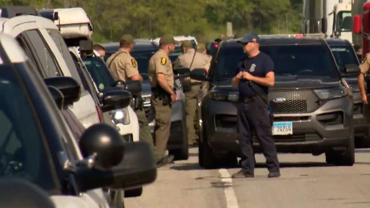 Man Killed, Illinois State Trooper Injured in Highway Shootout – NBC ...