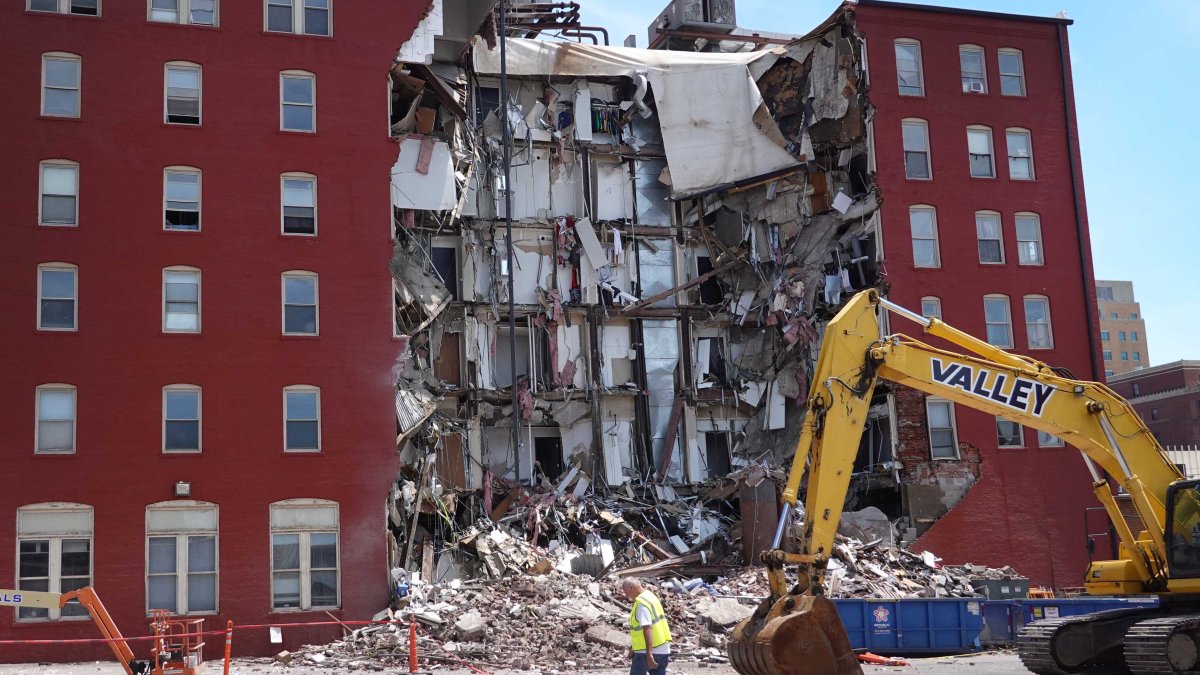 Rescuers Move on to Recovery at Site of Iowa Building Collapse – NBC ...